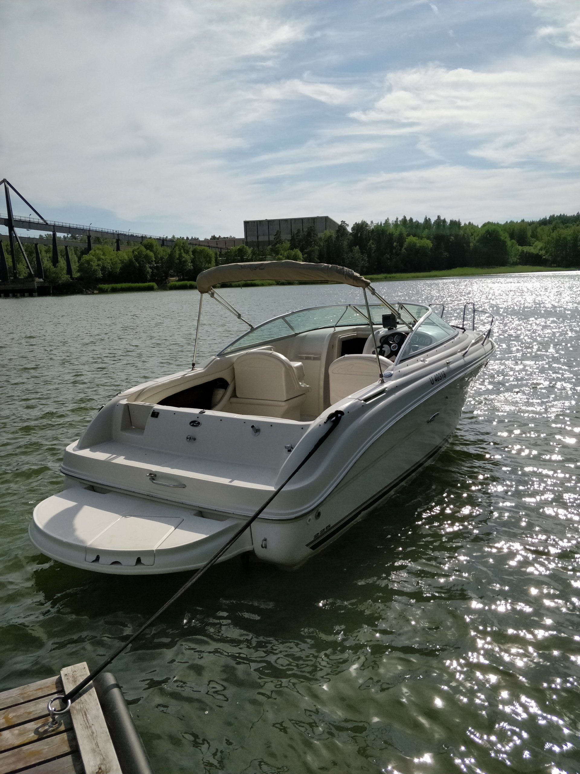 Sea Ray 225 Weekender | Skipperi