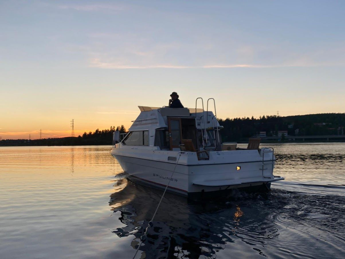 Bayliner 2556 FLYBRIDGE | Skipperi