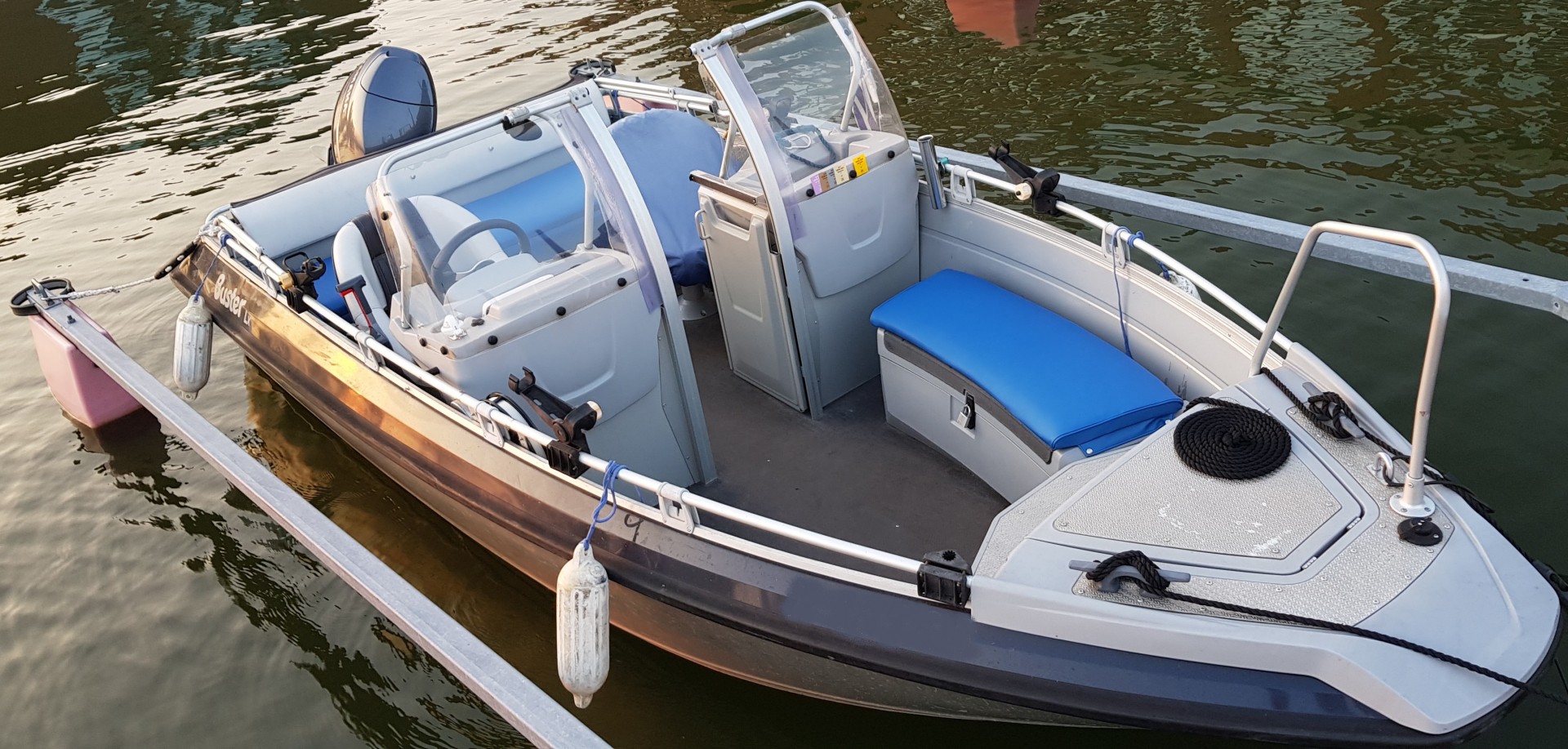 Buster Lx | Skipperi