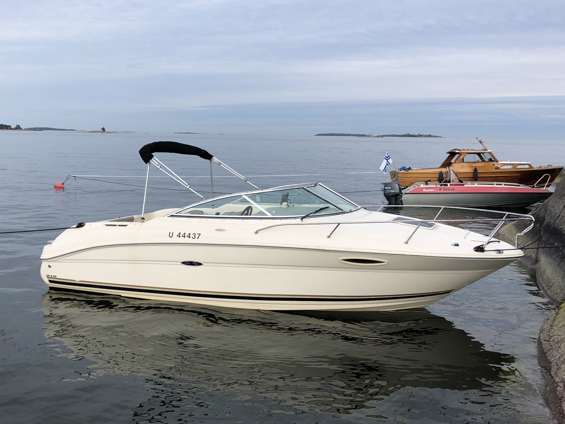 Sea Ray 215 Weekender | Skipperi